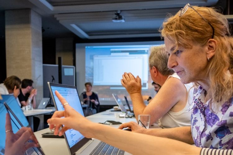 Vier von fünf Deutschen bauen ihre digitalen Kompetenzen aus